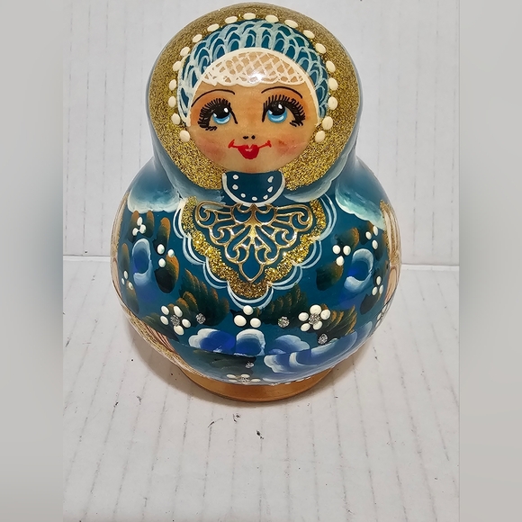 Russian doll | Art | Traditional Russian Matryoshka Nesting Babushka ...